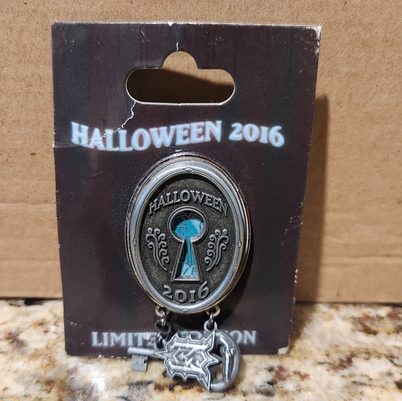 Disney | Other | Disneyland Limited Edition Halloween Haunted Mansion ...